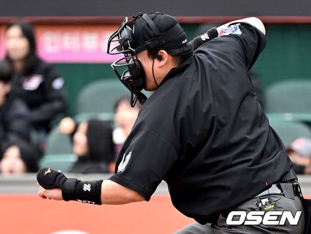 선수협, ABS 관련 KBO와 첫 소통 "ABS 도입 환영하지만, 현장과 소통 부족 아쉽고 서운해" : 네이트 스포츠