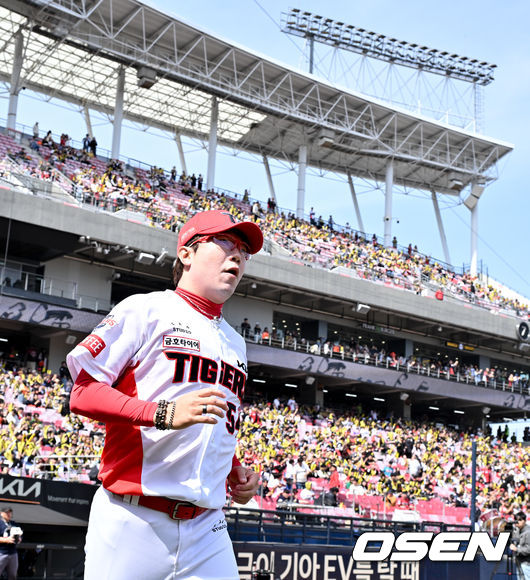 뜨거운 대투수, 2048K 전설 대기록 정조준…3003이닝 210승도 넘지못할 산 아니다 : 네이트 스포츠