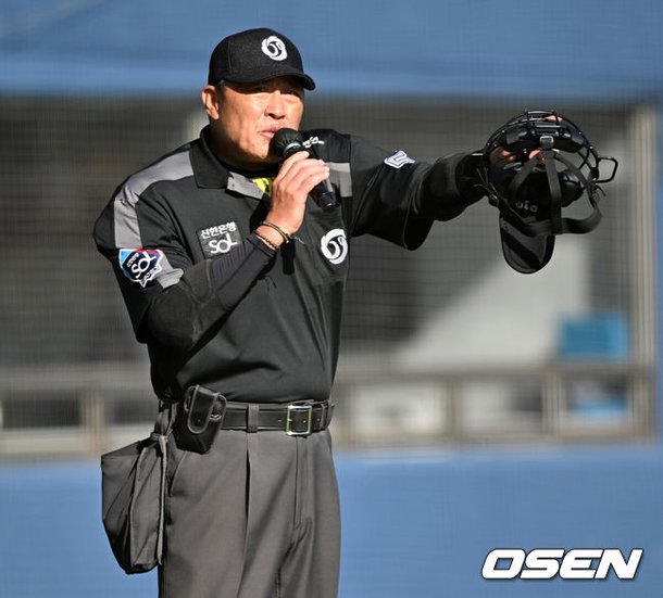 KBO박기택 심판위원, 2500경기 출장 '-1' : 네이트 스포츠