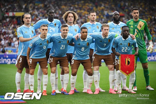 '홀로 빛난 POTM' KDB 향해 "빨리 터널로 꺼져" 야유한 벨기에 관중들, 손가락 욕설까지…대체 왜? : 네이트 스포츠