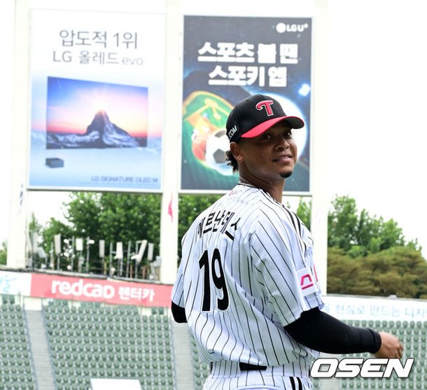 '불펜 피칭, 148km' 켈리 대체자, ML 169승 투수를 따른다…"무슨 일이 일어날지 모른다. 항상 전력으로 던진다" : 네이트 스포츠