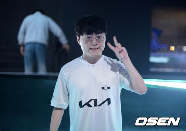 [LCK] 기세 탄 DK, 숙적 KT 2-0 제압 '라이벌전 완승'…T1 4위, KT 5위 확정 : 네이트 스포츠