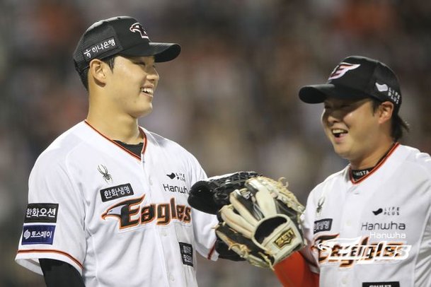 "두산에 약하다는 생각 안 했다" 감독 믿음에 보답한 문동주 자신감, 160.1km 광속구+포크볼 '8K 퍼레이드' : 네이트 스포츠