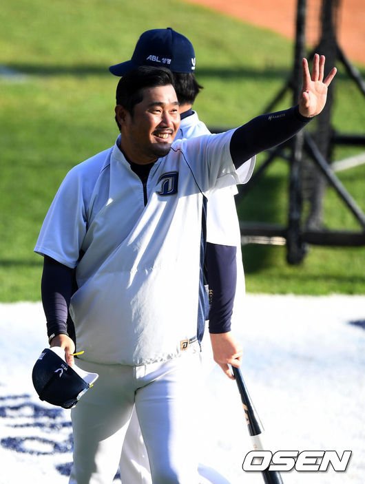 장고 끝에 선택은 '호부지'였다…NC, 이호준 감독 선임 '3년 14억원' [공식발표] : 네이트 스포츠