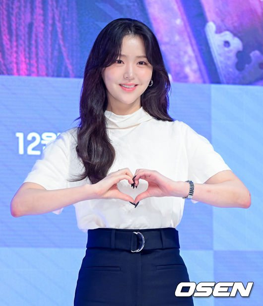 김지은 "남장여자 연기, 박민영→박은빈 너무잘해…이질감 없애려 노력"('체크인 한양')[Oh!쎈 현장] : 네이트 연예