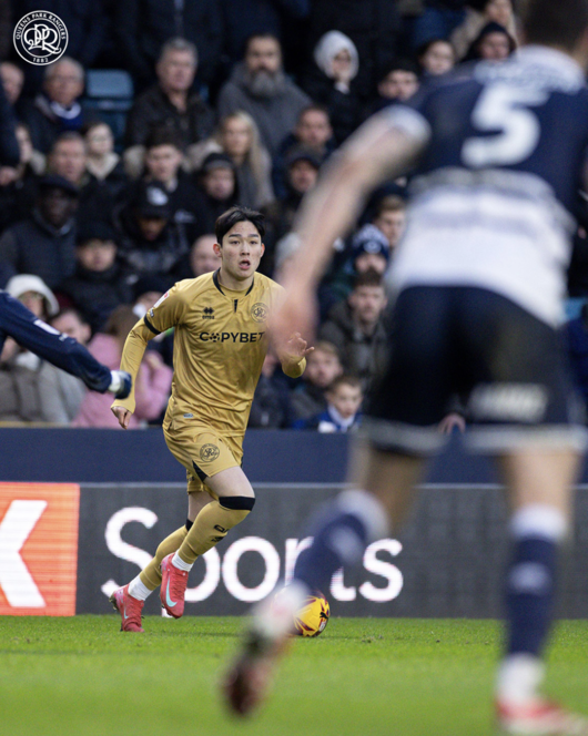 '양민혁 벌써 QPR 완벽하게 적응했네?' 동료 아들에게 훈훈한 장난감 선물 : 네이트 스포츠