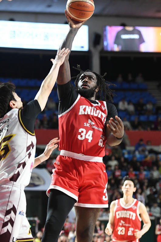 '미리 보는 챔프전!' SK가 이겼다! 2위 LG 잡고 40승 고지…KCC 29점차 무기력한 패배 : 네이트 스포츠