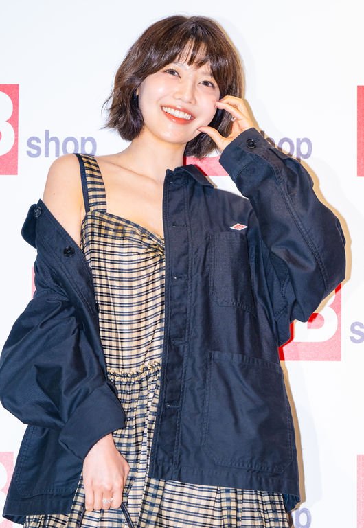 사진 정경호 최수영 한쪽 어깨 들어낸채 아이돌24시 네이트 연예