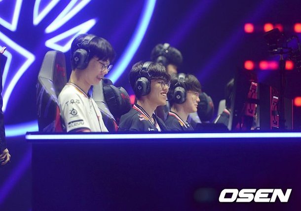 'MSI LPL 징크스' 극복한 T1, 숙적 젠지와 결승서 재격돌…MSI 첫 LCK 결승 내전 성사(종합 2보) : 네이트 스포츠