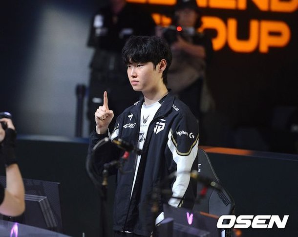 [LCK] '새터데이 쇼다운 승자' 젠지, T1 PO 2R '좌절'…한화생명 어부리지 : 네이트 스포츠