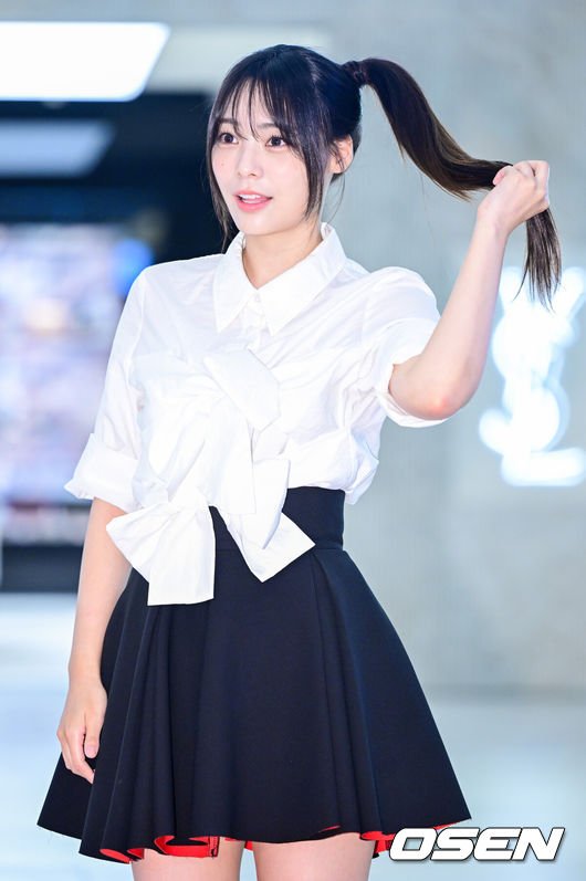 '응원봉 논란' QWER, 악플 세례에 분노…"도파민 채워줘서 고맙다" [Oh!쎈 이슈] : 네이트 연예