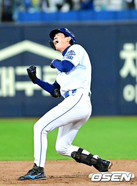 '17구 승부 끝 삼진' 그래도 웃은 '캡틴' 구자욱, "내일은 이로운 안 나왔으면…" [준PO3] : 네이트 스포츠