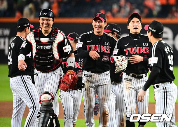 '또 문동주 공략할까' 16타수 만에 첫 안타 오스틴 5차전도 나간다, LG 라인업 떴다 [KS5] : 네이트 스포츠