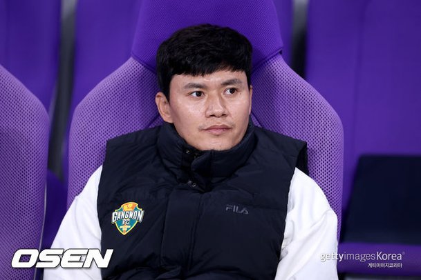 '아! 골대' 강원, 치명적 실수로 석패…'10명' 日 히로시마 원정 0-1→ACLE 원정 첫 승은 다음으로 : 네이트 스포츠