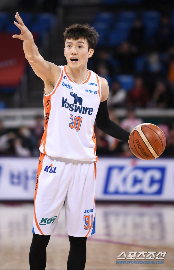 어시스트 1위 박찬희, 생애 첫 KBL 라운드 MVP : 네이트 스포츠