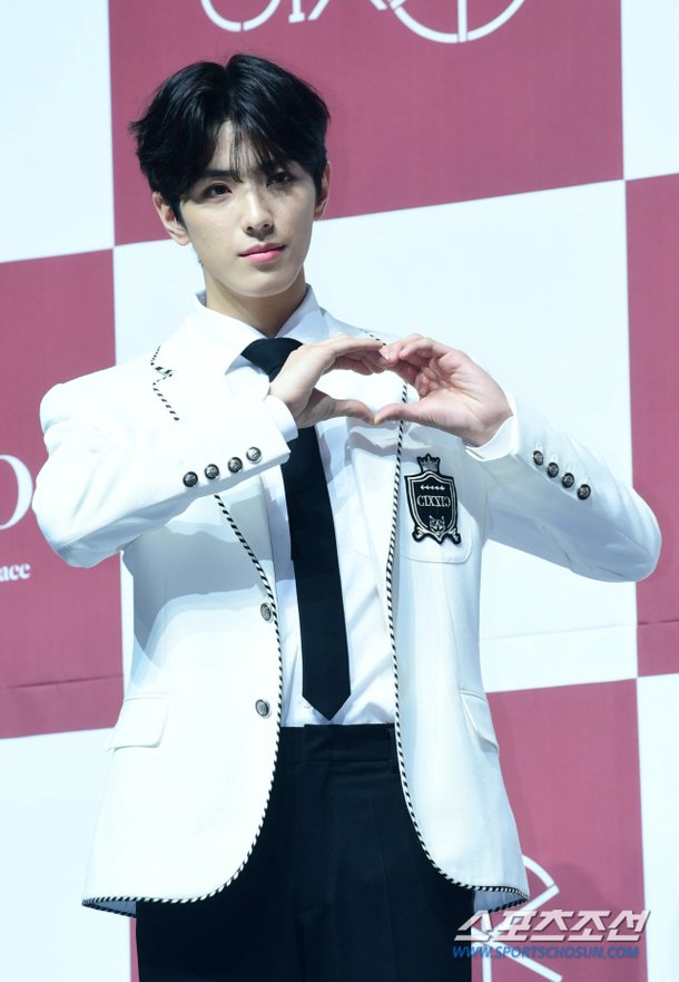 [포토] CIX 용희 '압도적인 비쥬얼' : 네이트 연예