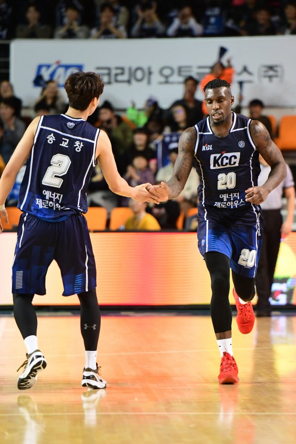 '드디어 3연승' KCC, 막판 접전 KT 79대78로 격파 : 네이트 스포츠