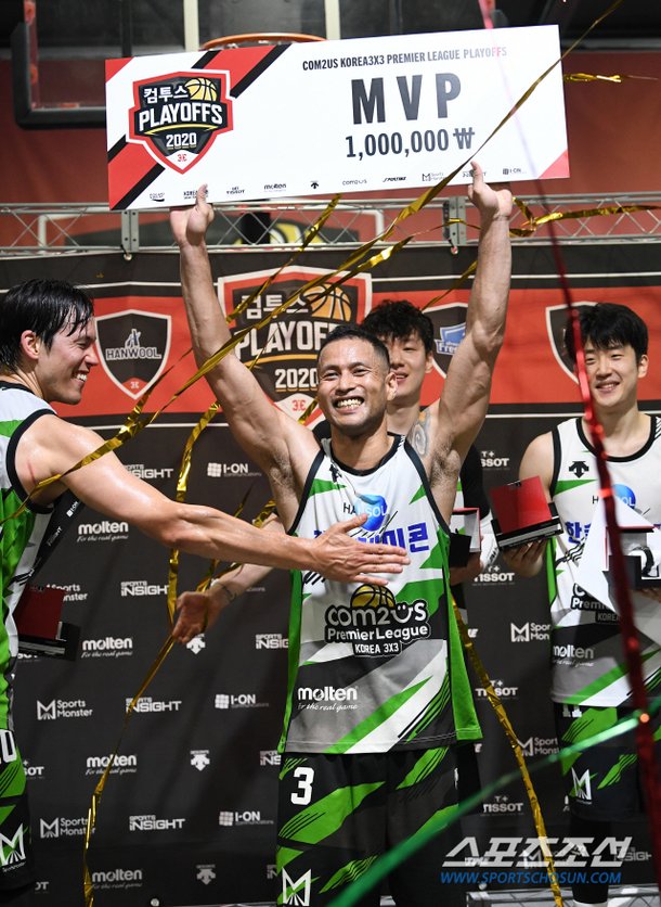 3X3 MVP 전태풍 "한준혁의 트래시 토크가 나를 깨웠다" : 네이트 스포츠