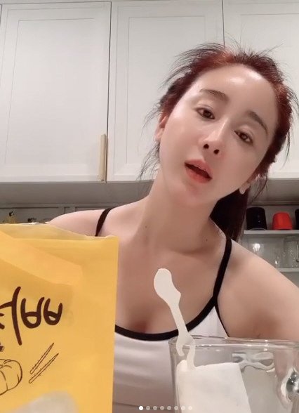 함소원, 45세 믿기지 않는 브라톱 자태…♥진화 반한 172cm·48kg 몸매 [종합] : 네이트 연예