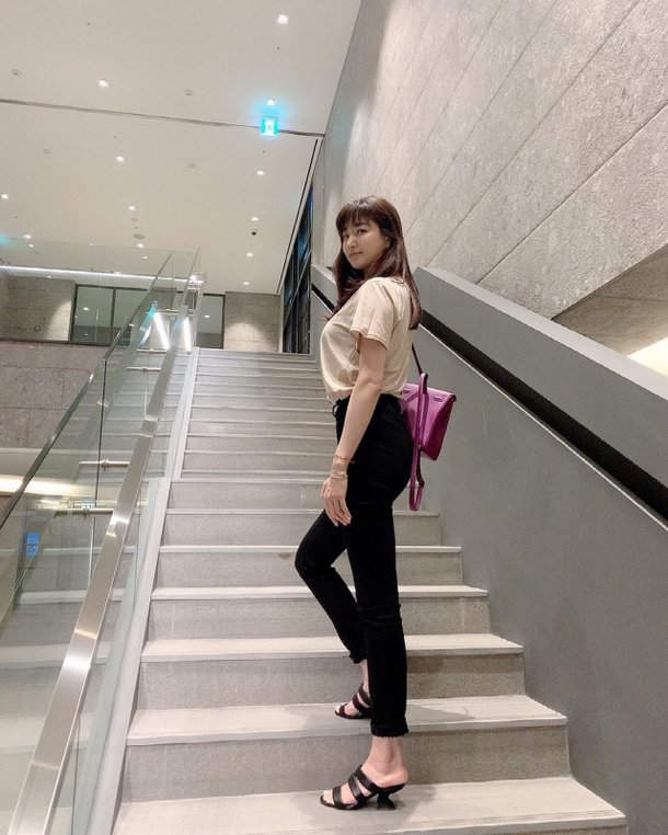 '173cm·49kg' 김사랑, 美친 다리 길이…신이 내린 몸매 : 네이트 연예