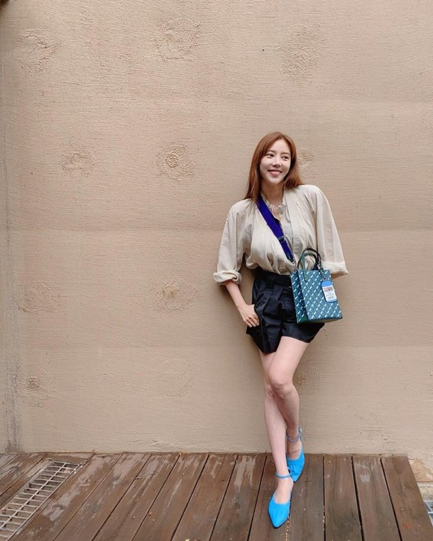 손담비, '168cm·52kg' 팔뚝 만큼 얇은 종아리…그냥 젓가락이네 : 네이트 연예