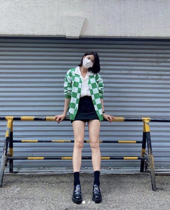 '167cm·47kg' 엄현경, 각선미 '머선129'…끝도 없는 다리길이에 '숨멎' : 네이트 연예