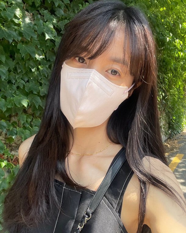 '171cm·49kg' 김성은, 살 안 찌는 이유 있네 "날씨 뜨겁지만 걷기" : 네이트 연예