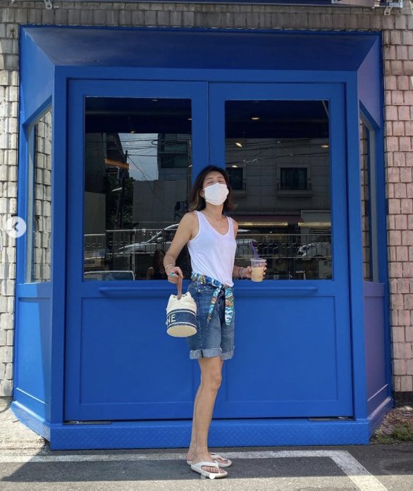 채정안, '속옷 같은 민소매' 한 장 입었는데 헐렁해…'172cm·48kg' 몸매 위엄 | 아이돌24시 : 네이트 연예