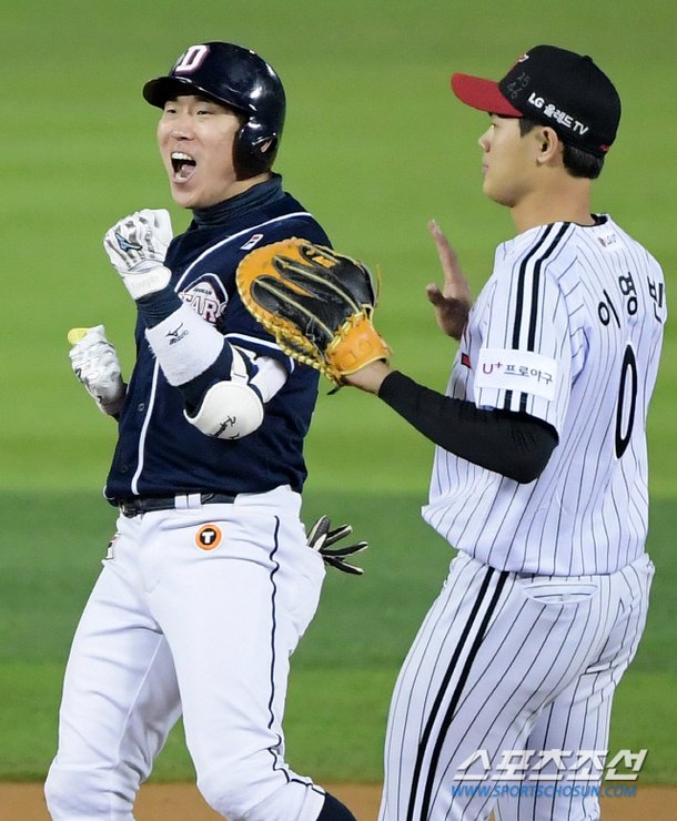 '가을 두산' 역시 강했다! 5대1 기선제압…자멸한 LG 'PS 두산전 5연패' 굴욕[준PO1 리뷰] : 네이트 스포츠