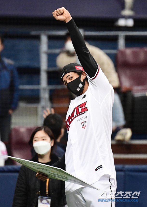 FA 박병호에다 '이닝 괴물'+'KS1 MVP' 모두 잡은 KT, '반짝 우승' 편견 없애야 한다[SC핫포커스] : 네이트 스포츠