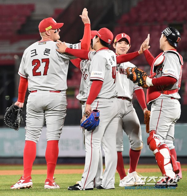 '미친 기세' SSG, KT 3연전 스윕…파죽의 개막 5연승 [수원 리뷰] : 네이트 스포츠