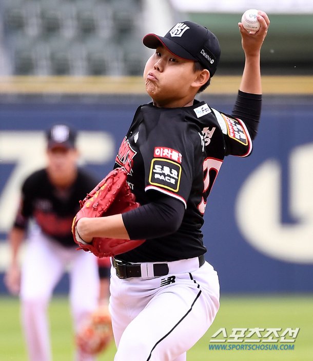 "155km 찍으면…" 21살 3년차 투수가 생애 최고 구속 153km 찍은 날, 맘속에 품은 꿈을 말했다[잠실 코멘트] : 네이트 스포츠