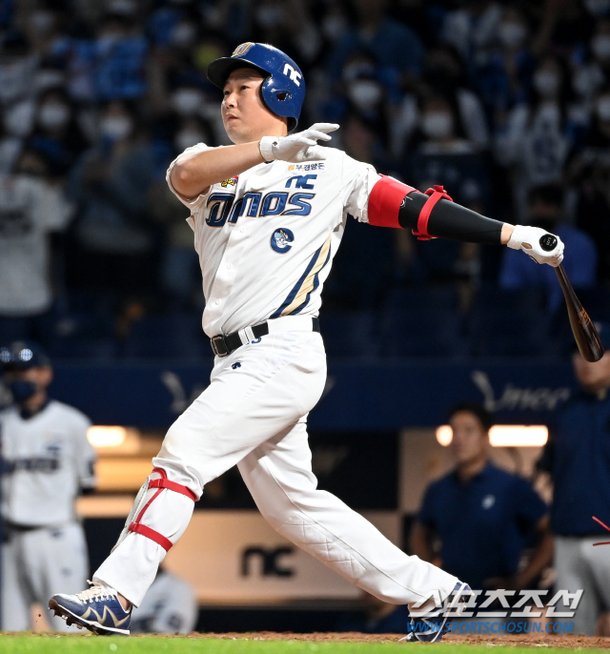 NC 'FA 최대어'를 놓친다면?…박건우·손아섭을 봐라[SC포커스] : 네이트 스포츠