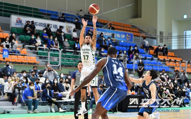 [KBL컵] DB, KCC 20점 차 완파. KCC 론데 홀리 제퍼슨의 실제 기량은? : 네이트 스포츠