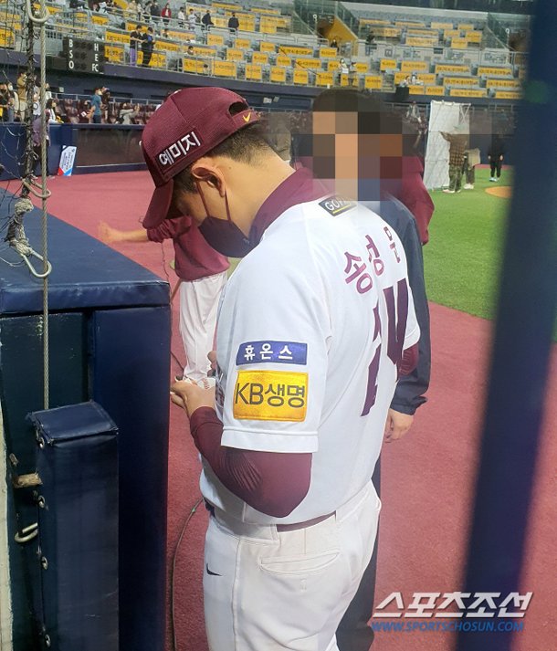 [준PO1] "PS 때는 어렵긴 하지만…" MVP 발걸음 세운 '어린이 부탁' : 네이트 스포츠