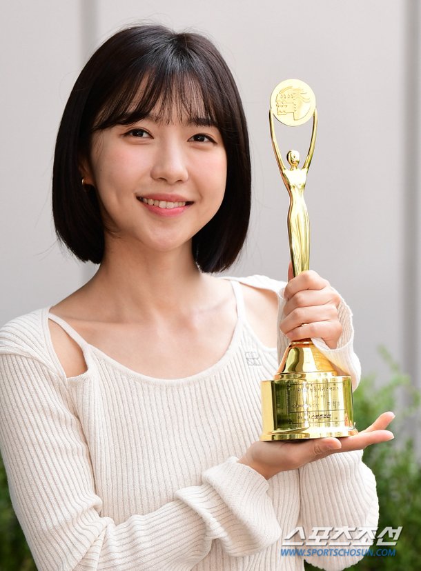 [SC인터뷰] "주기자는 과거의 나, 청룡=자신감의 의미"…주현영, 'SNL'로 연기 워크샵(청룡시리즈어워즈) : 네이트 연예