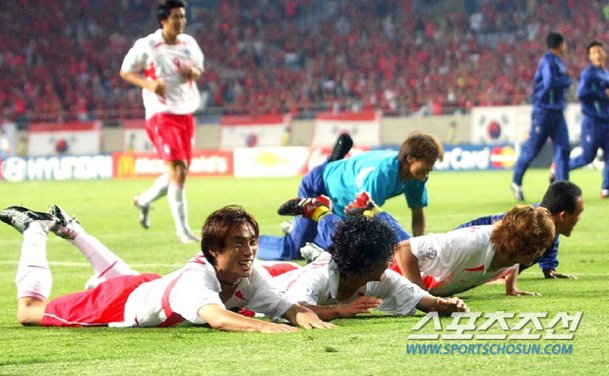 "2002 VS 2022" 다른 사진,같은 느낌 : 네이트 스포츠