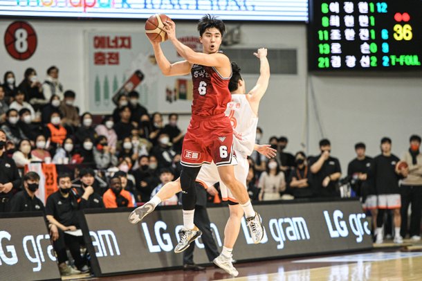 [현장분석] 전성현의 복수혈전 무산시킨 엄청난 반전. 박지훈 극적 '5점 플레이' KGC, 캐롯 84대82 제압 : 네이트 스포츠