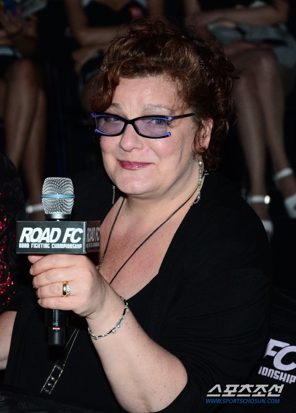 '전설적인 링 아나운서' 레니 하트, 로드FC 복귀…10월 29일 굽네 ROAD FC 066 참여 : 네이트 스포츠