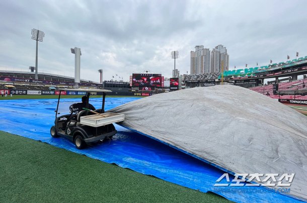 하늘은 KT-NC 5차전 연기를 원하지 않았다, 누굴 KS에 올릴까 [PO5 현장] : 네이트 스포츠