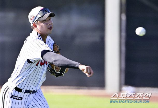 "우석이형 부러워요" ML 꿈꾸는 '광속 사이드암'의 선언 "157km 구속 되찾겠다" [SC캠프 in AZ] : 네이트 스포츠