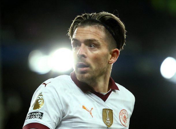 '1700억 EPL 이적 레코드 3위' 맨시티 트레블 윙어, 효용가치 제로…천하의 펩도 반포기 상태 : 네이트 스포츠