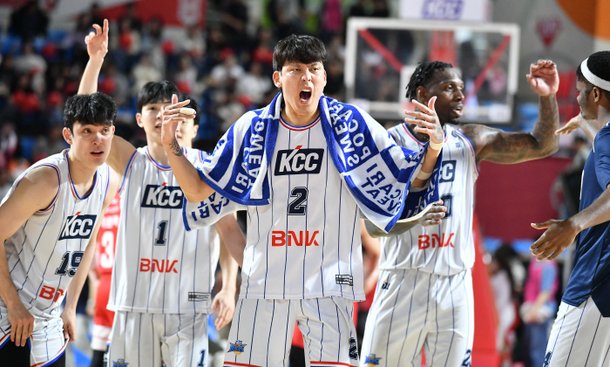 "끝내자"vs"어림없다"6강 3차전 KCC-SK의 '확률 100% 동상이몽'…절대 유리한 KCC? '독이 될수 있다' : 네이트 스포츠