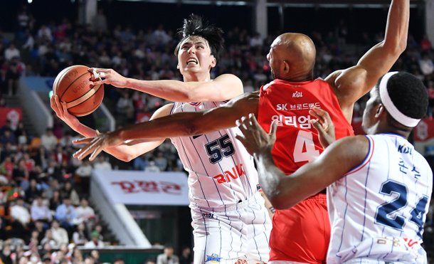 "끝내자"vs"어림없다"6강 3차전 KCC-SK의 '확률 100% 동상이몽'…절대 유리한 KCC? '독이 될수 있다' : 네이트 스포츠