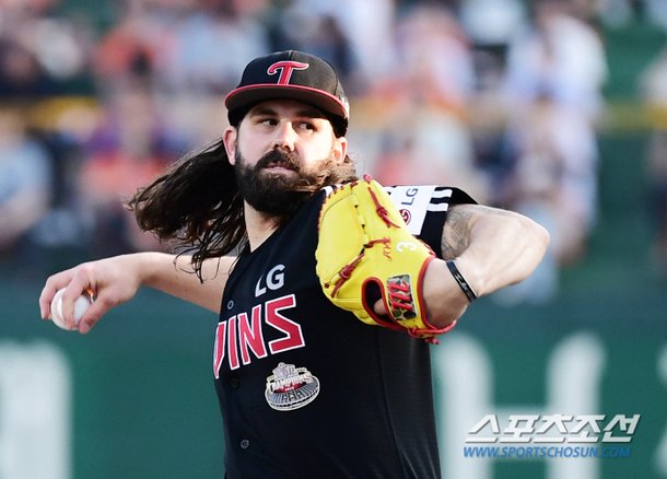 '홍창기 동점-김현수 역전타. 7회 2사후 폭풍 6안타-6득점' 1:0→1:3→8:7 LG 진땀 3연승, KT 4연패. 151km 켈리 3승[수원 리뷰] : 네이트 스포츠