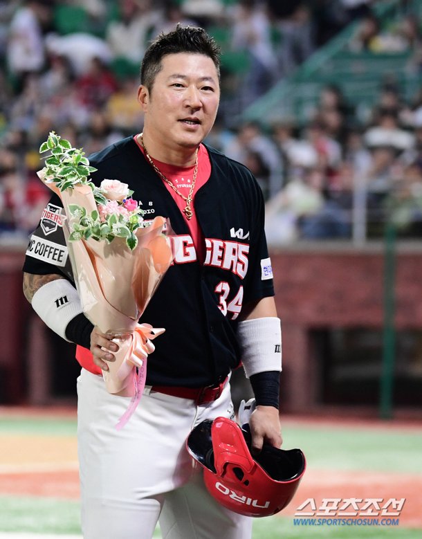 '이승엽을 넘어 KBO 새 역사를 썼다' 최형우, 4078루타 신기록 작성 [인천 현장] : 네이트 스포츠