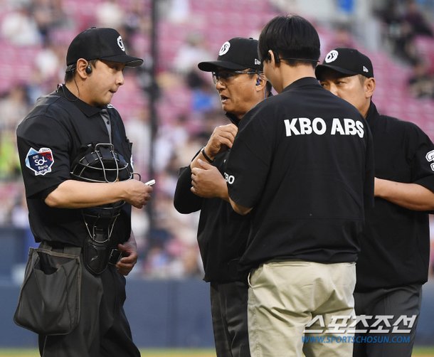 대구 SSG-삼성전, ABS 먹통으로 심판 판정→3회초 재개[대구 현장] : 네이트 스포츠
