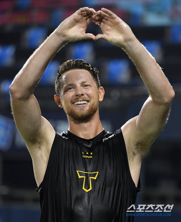 "제발 한 번 더…" 이런 외인이 있다, 그것도 ML 36승을 했는데…간절했던 KBO 첫승→108구 투혼 스토리[잠실 토크] : 네이트 스포츠