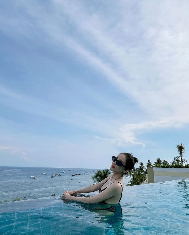 2NE1 산다라박, 39kg에도 아찔 '볼륨감'…놀라운 '비키니' 자태 : 네이트 연예