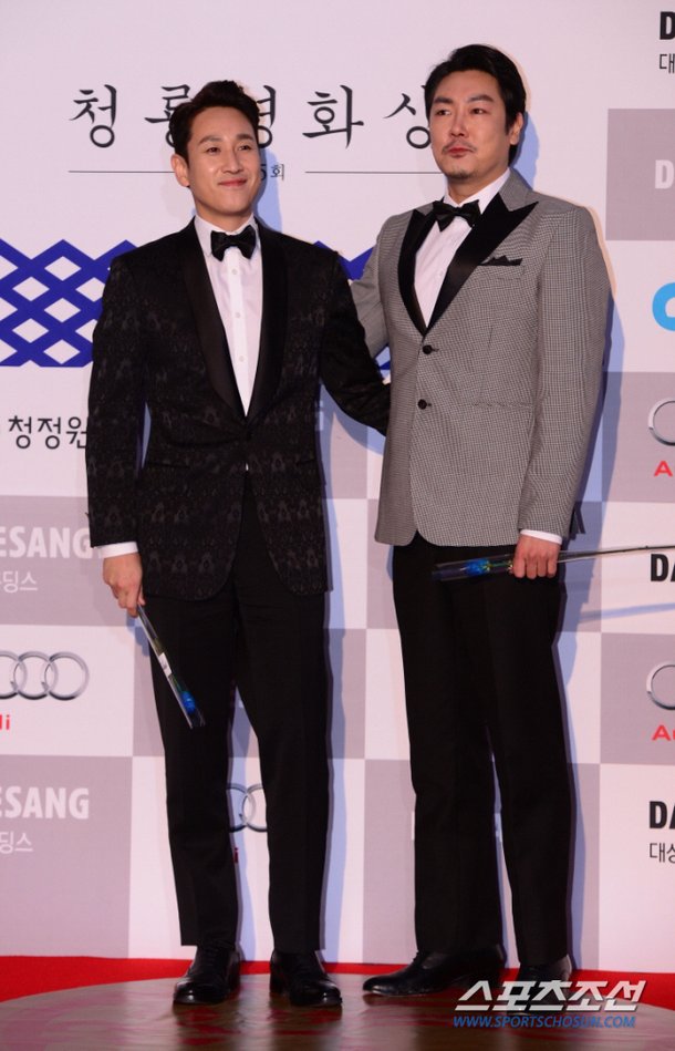 [SC-BIFF] 조진웅, 결국 눈물…"친형 같은 故이선균 끝까지 기억할 것" : 네이트 연예